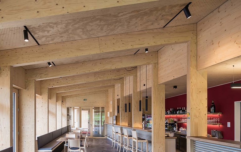 Lamibois (LVL) - Construction en bois massif | Stora Enso